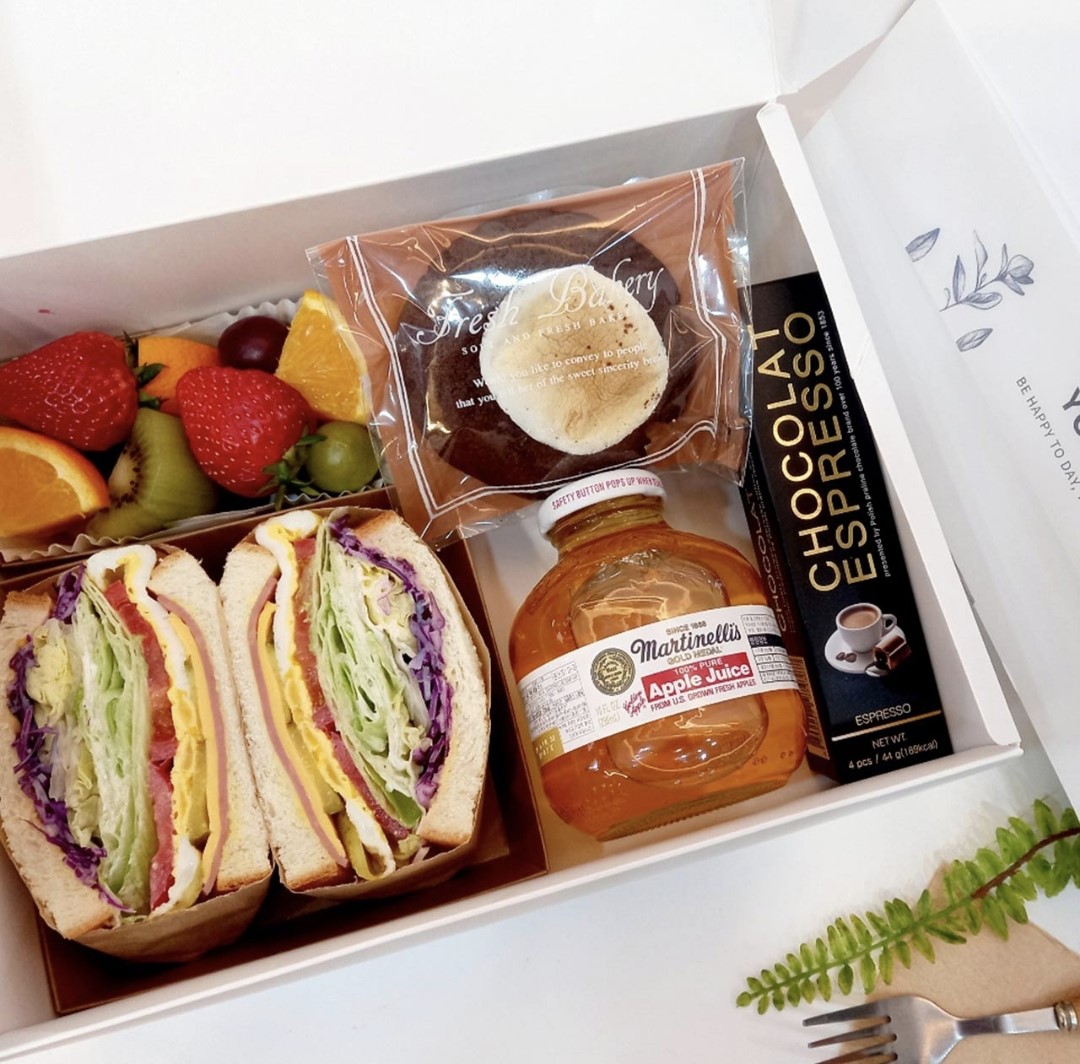 휴가샵 X REDTABLE